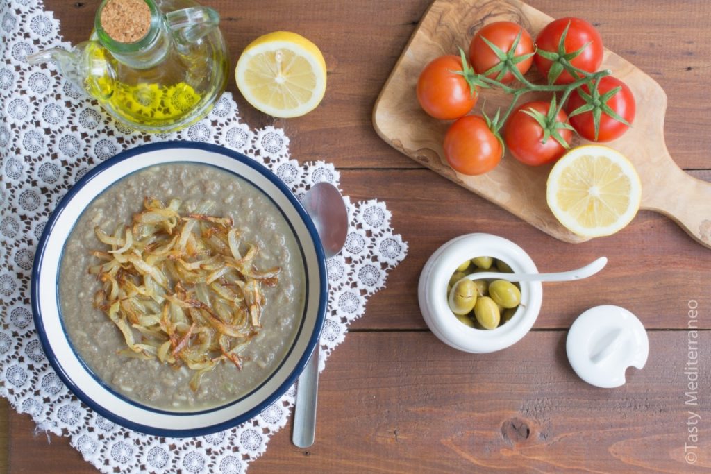 Lebanese Moujadara: mashed lentils with rice & sautéed onions – Tasty ...