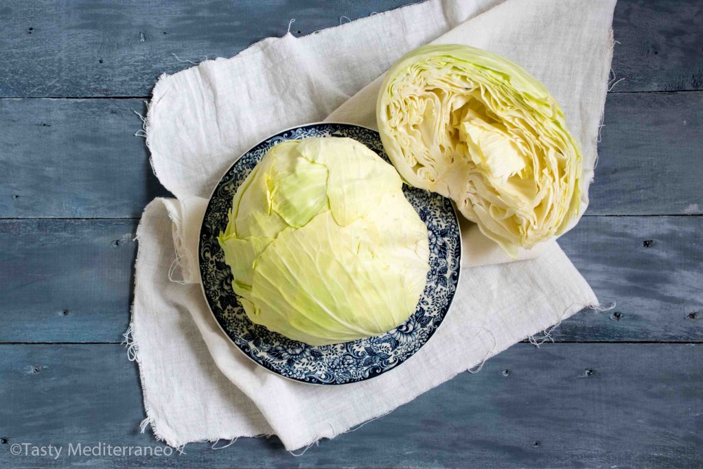 Lebanese stuffed cabbage leaves – Vegan – Tasty Mediterraneo