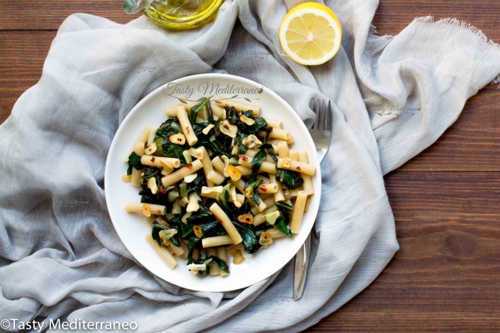 Pasta picante con acelgas al estilo mediterráneo – Tasty Mediterraneo